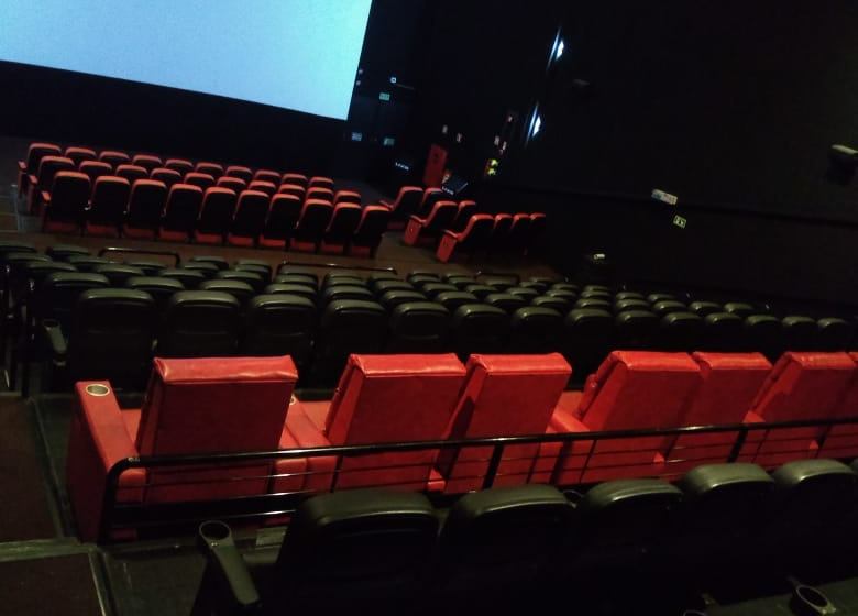 Multiplex realiza promoção "Todos Pagam Meia" no cinema